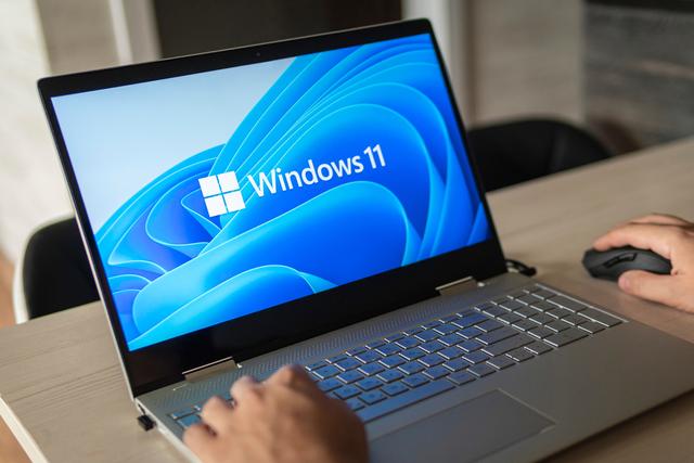 Fake Windows 11 Upgrade Installs Malware & Steals Information | Trend ...