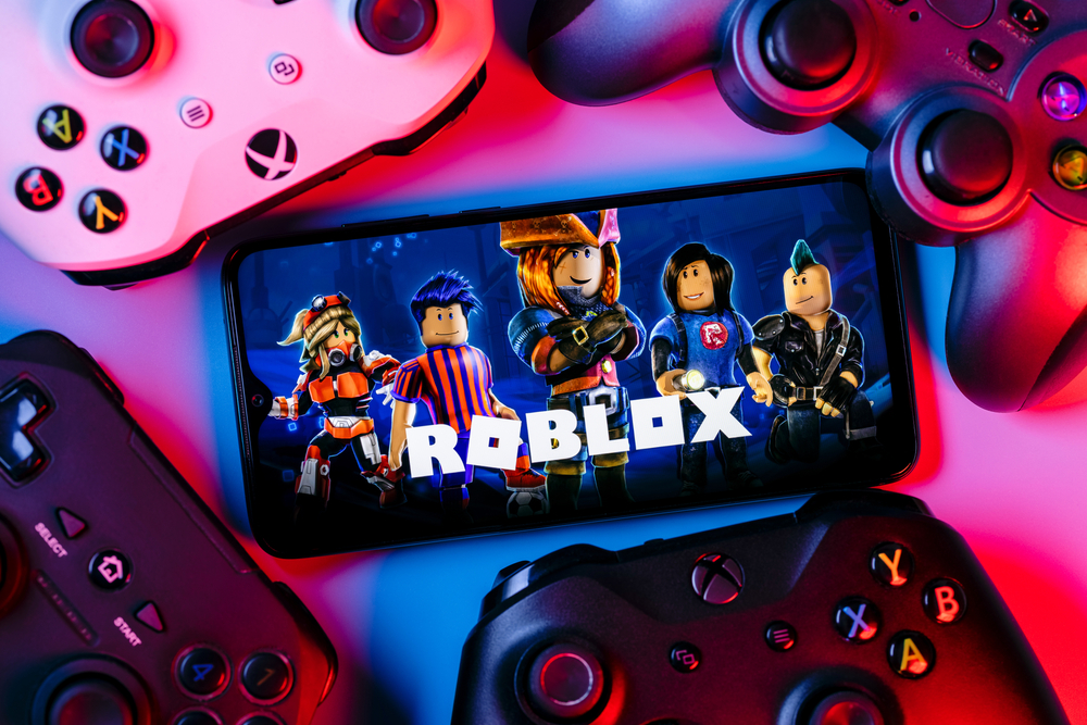 A Gaming Guide for Kids & Families: Roblox and Internet Safety | Trend ...